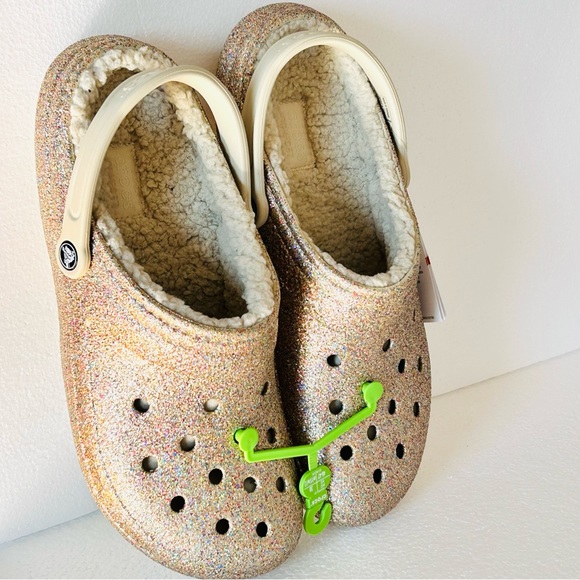 CROCS | Shoes | Crocs Mens Gold Glam Fleece Lined Casual Travel ...